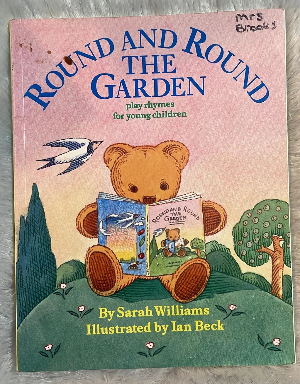 Round and Round the Garden: Fingerplay Rhymes for Young Children by ...